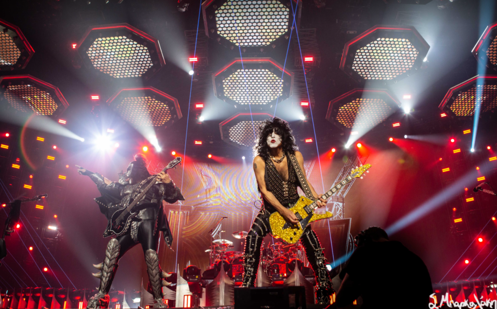 KISS Shake Down Seattle for Final Show | playXear.com