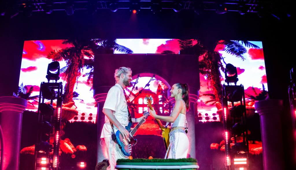 SOFI TUKKER bring the Bread Tour to Seattle | playXear.com