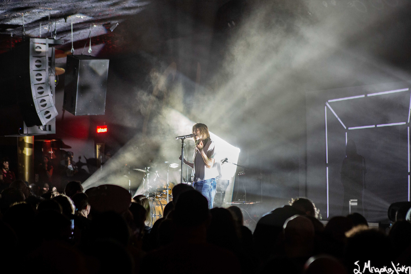 K.Flay Makes Friends with the Silence in Seattle | playXear.com